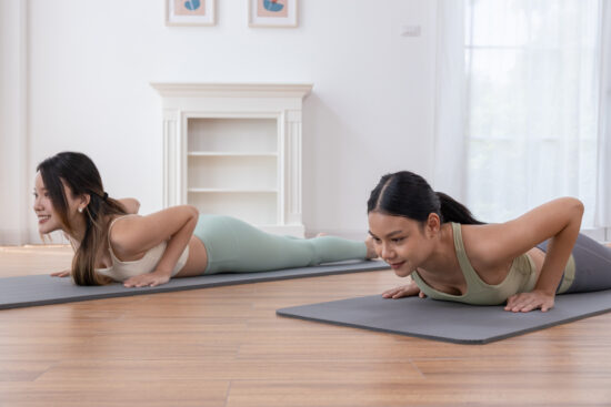 8 Easy Bodyweight pull exercises at home; No equipment